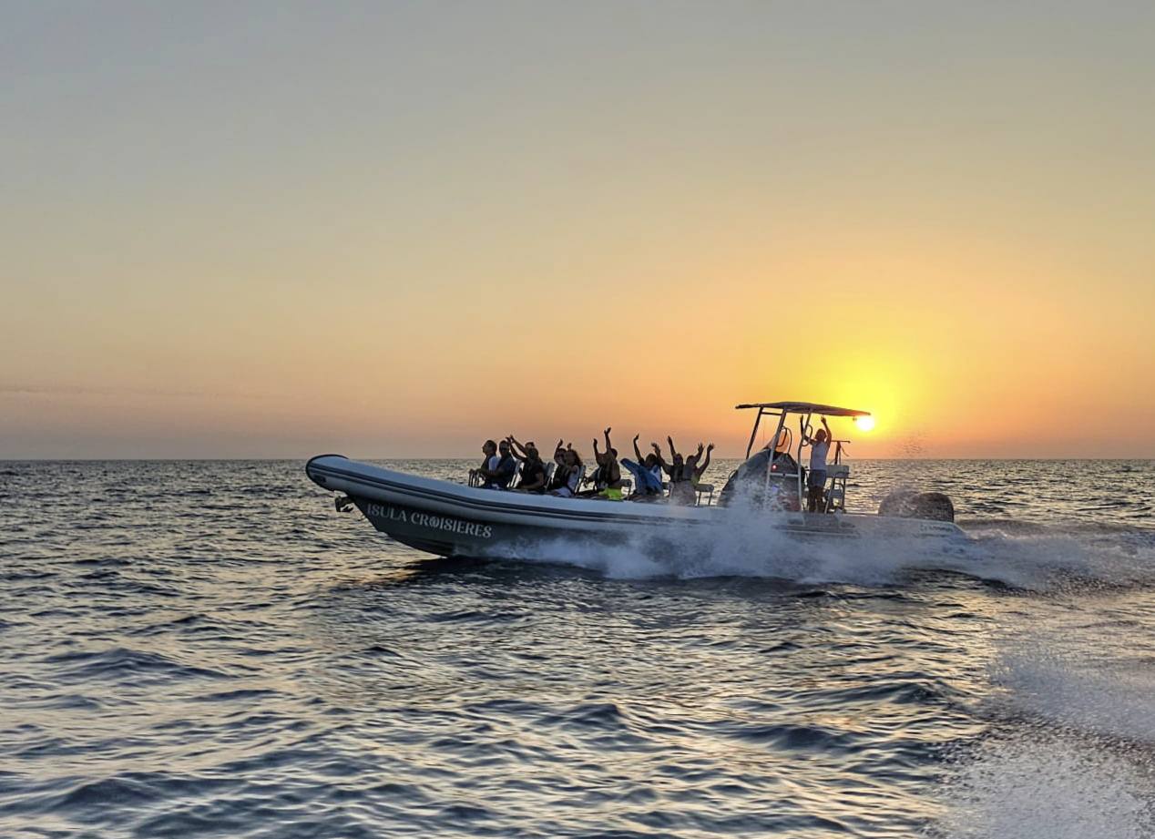 ISULA CROISIÈRES -Départ de Cargèse - Sunset apéro aux Calanques de Piana - Capo Rosso ...
